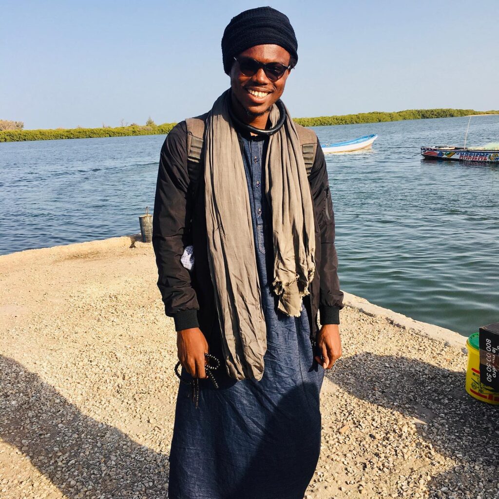 Issa Damaan Sarr : Entre eaux et vers, la poésie des Ñoominka ...