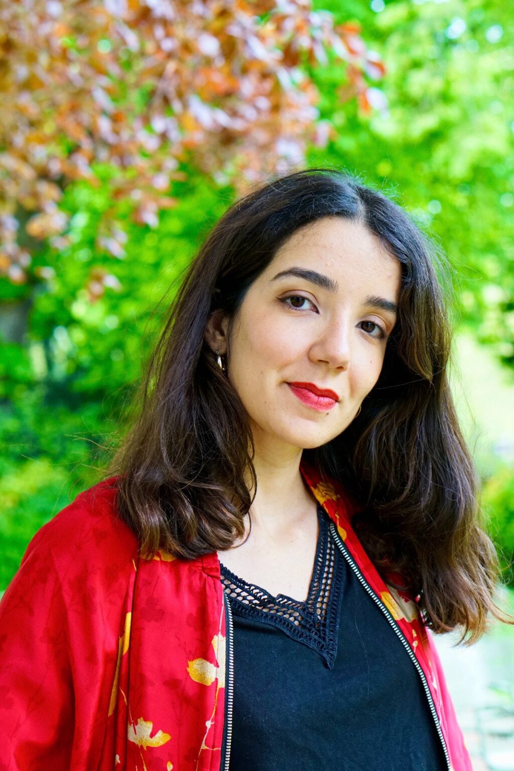 ENTRETIEN AVEC HAJAR AZELL : Une plume entre deux rives et mille voix ...